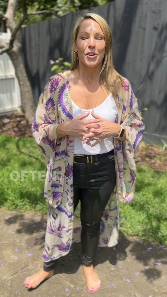 Contact | Celeste Halliday